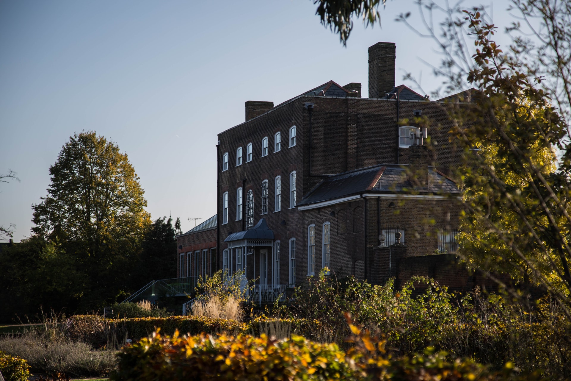 What Can You Do To A Listed Building Without Permission 